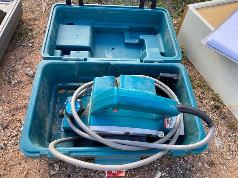 Makita Electric Planer in Carry Case Auction (0070-5050053) | Grays ...
