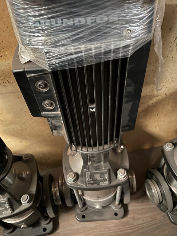 Grundfos CRN 15-3 A-FGJ-A-V-HQQV Pump (New- Unboxed) Auction (0025 ...