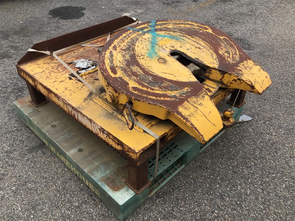 Holland Truck Turntable Mounted on Steel Frame Auction (0026-7040977 ...