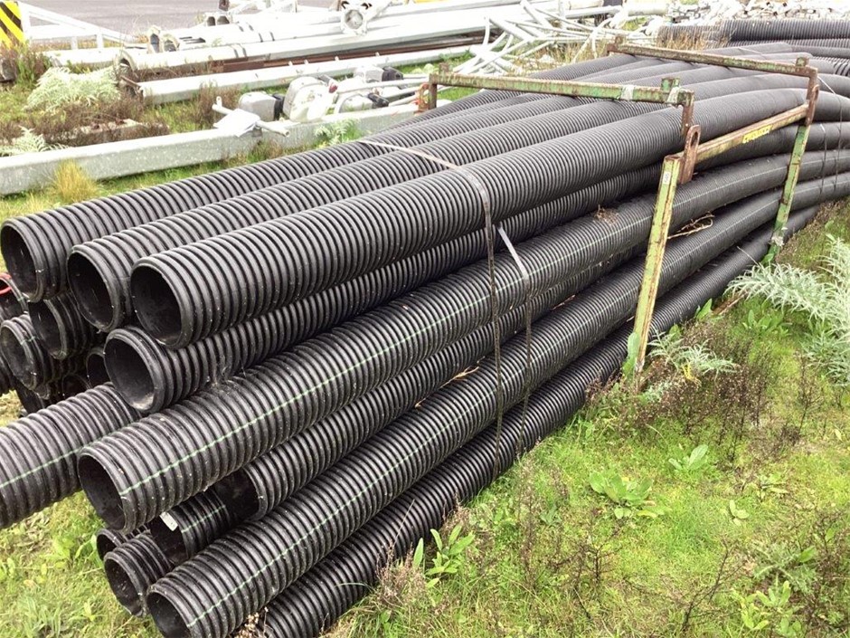 37x Slotted Drainage Pipe and Stillage Auction (0219-3023177) | Grays ...