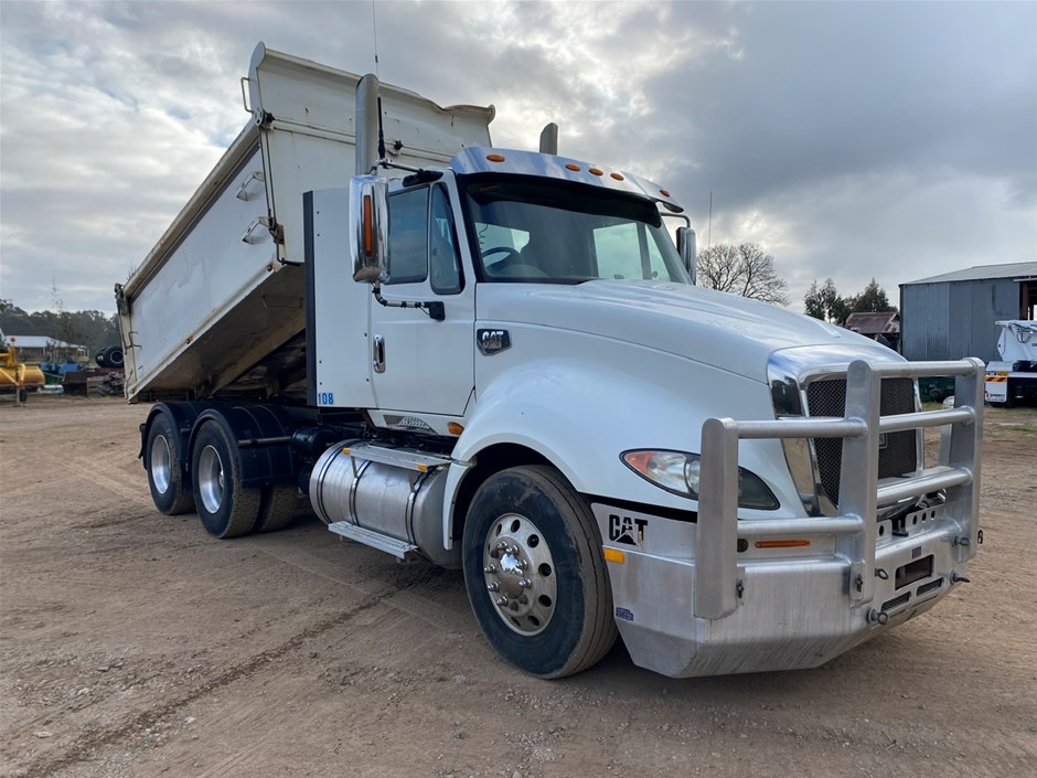 2010 CAT CT630 6 x 4 CBB Convertible Tipper/Prime Mover Auction (0002 ...