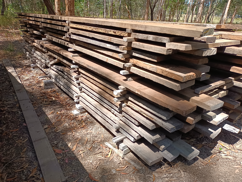 600 l/m of Variable Dimension Hardwood Timber Auction (0001-7041441 ...