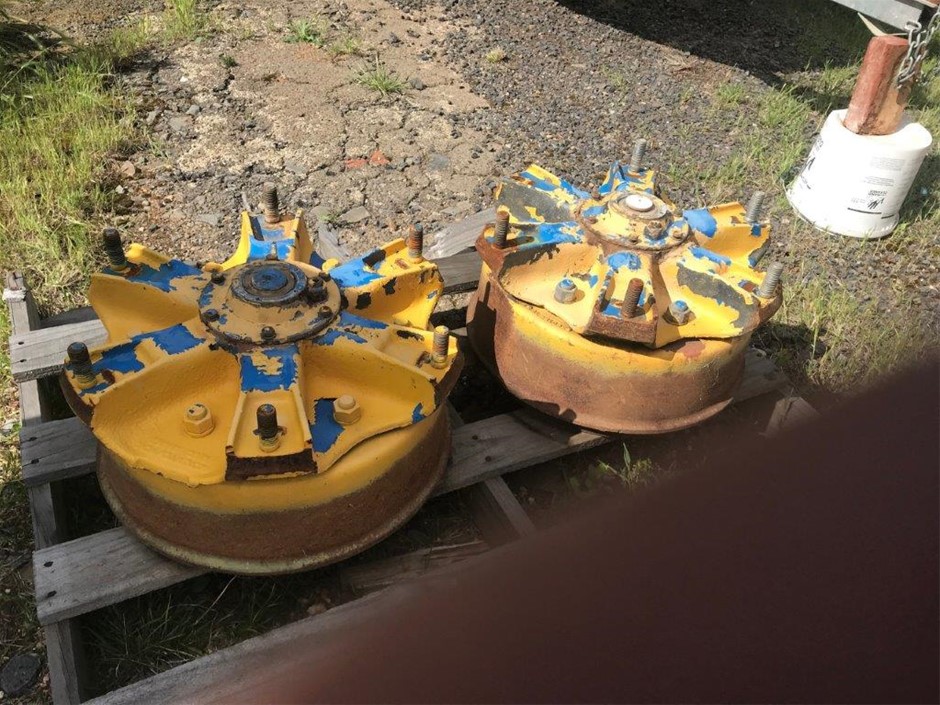 1x Pair of Early Mack Spider Hubs Auction (0047-3023065) | Grays Australia