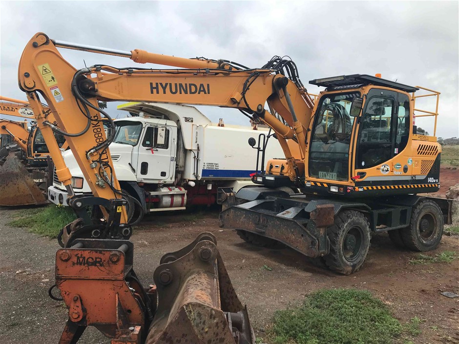 2018 HIRAIL Hyundai ROBEX 1401-9 Wheel Excavator Rubber Tyre Auction ...