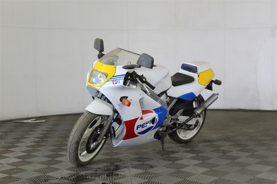 1988 Suzuki RGV250 Manual Cafe Racer 2 Stroke VMX Auction (0001 ...