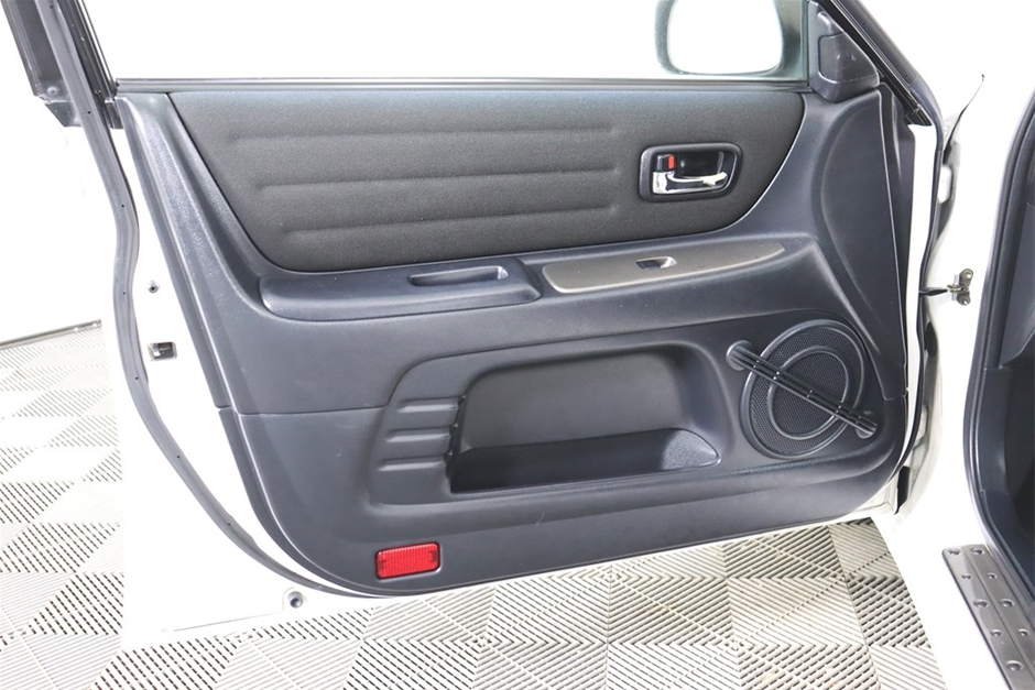 1999 Toyota Altezza Import Manual Sedan Auction (0001-20082266) | Grays ...