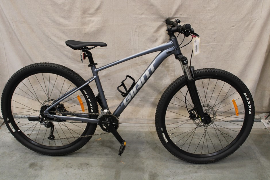 Giant Mountain Bike Auction (0030-9035250) | Grays Australia