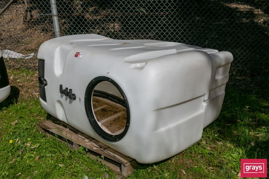 Poly Linkage 1000Lt Agricultural Tank Auction (0059-5050078) | Grays ...