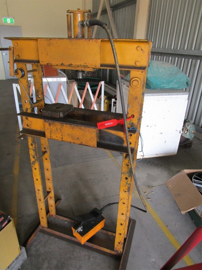 10 Ton Press Auction (0006-7041509) | Grays Australia