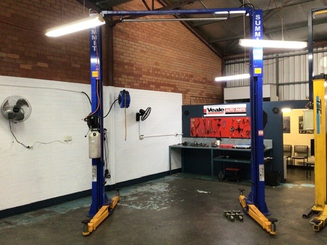 Summit ST4000ML Two Post Vehicle Hoist Auction (0001-9035457) | Grays ...