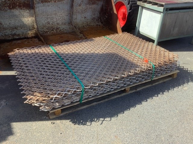 Approx 25 Sheets of Mesh Auction (0041-9035459) | Grays Australia