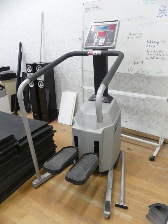 Life Fitness 9500 Stepper Machine Auction (0065-5050490) | Grays Australia