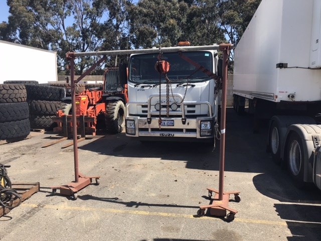 Mobile Chain Block Gantry Auction (0021-9035441) | Grays Australia