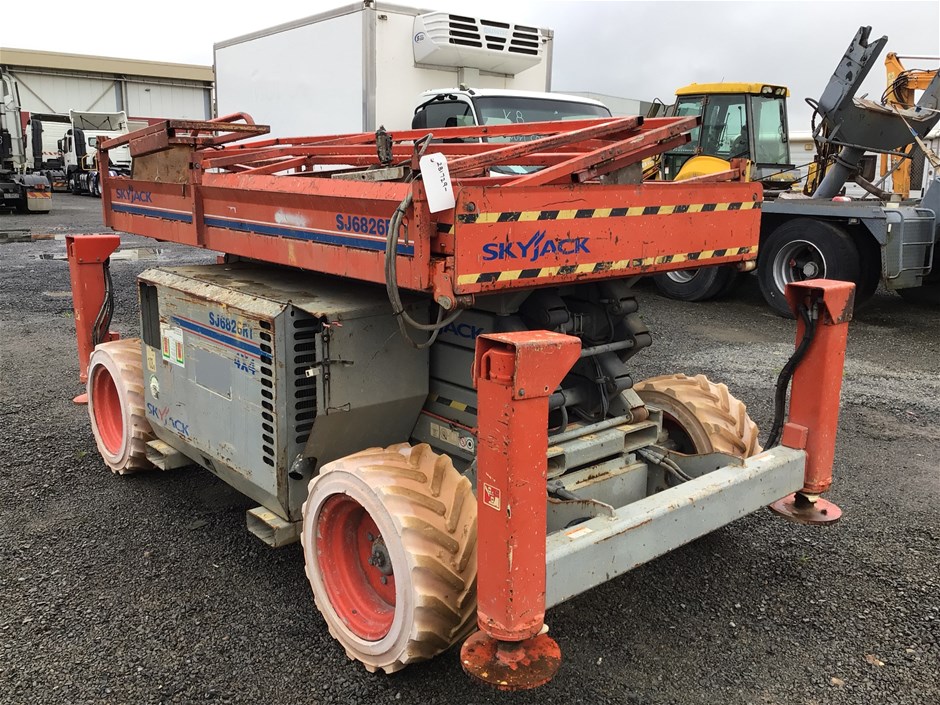 2011 Skyjack SJ 6826RT Scissor Lift Auction (0013-5050859) | Grays ...