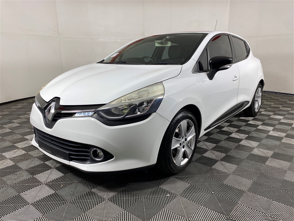 2015 Renault Clio Expression Automatic Hatchback Auction (0001-50022433 ...