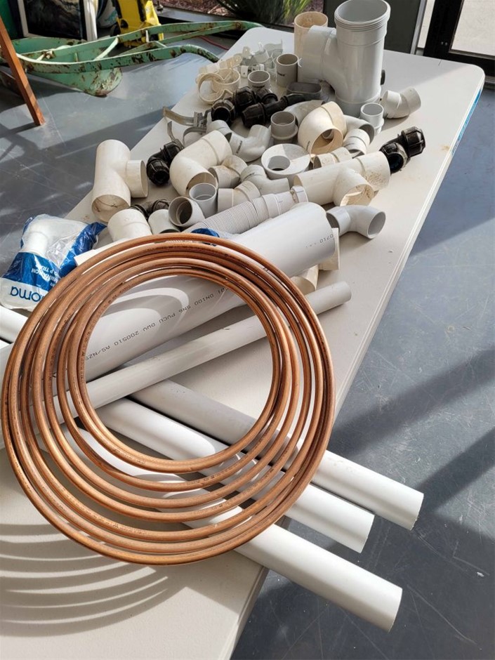 Assorted new and used plumbing pieces Auction (0022-3023676) | Grays ...