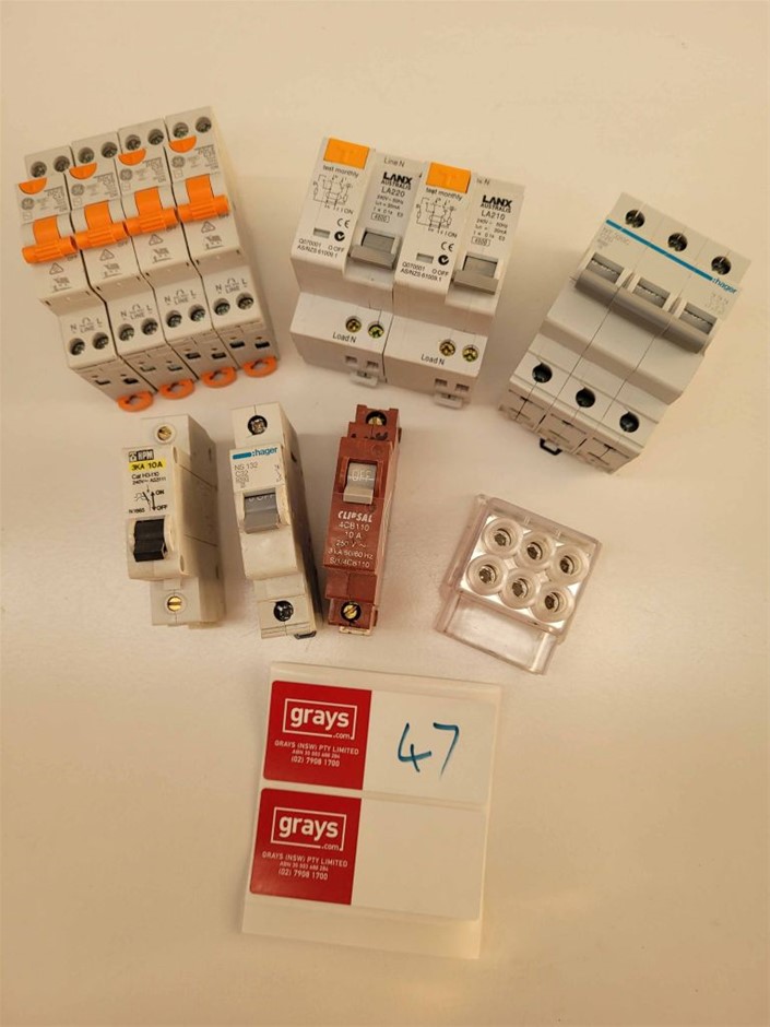Assorted switch board components Auction (0047-3023676) | Grays Australia
