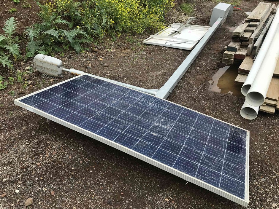 Galvanised Light Pole with Lamp and Solar Panel Auction (0335-3023684 ...