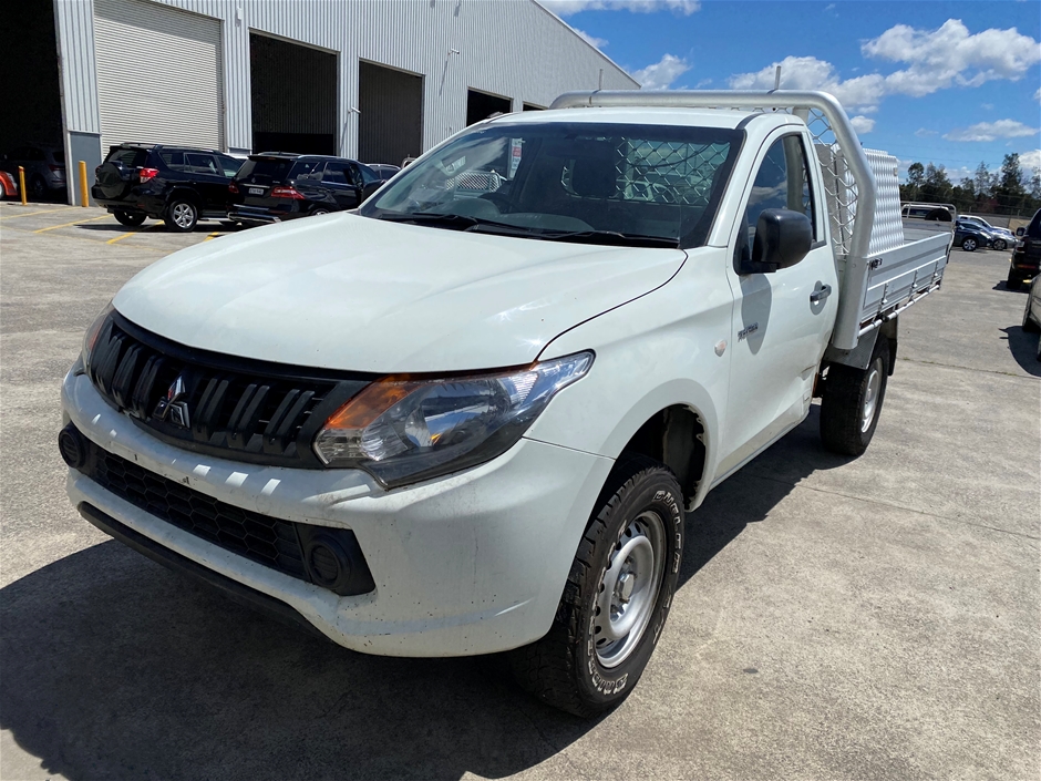 2016 Mitsubishi Triton 4X2 GLX MQ Turbo Diesel Automatic Cab Chassis ...