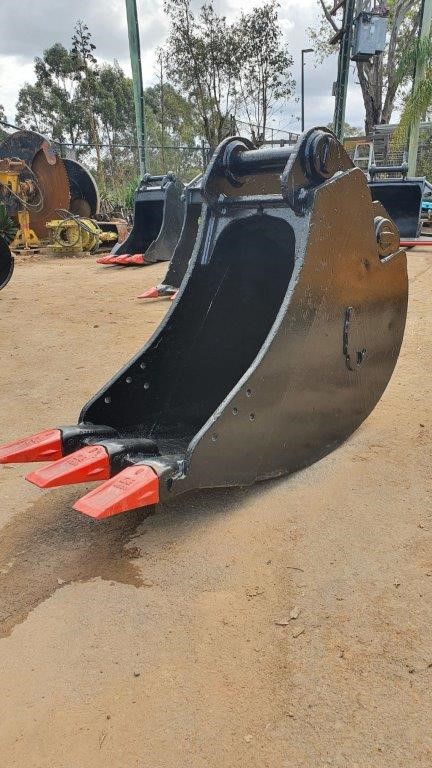 650mm 30 Ton Salmon Bucket Auction (0011-5050819) | Grays Australia