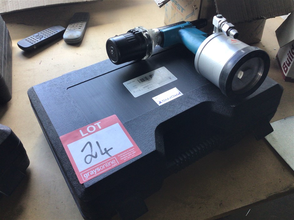 ProFast TA 950R Pneumatic Rivet Tool Auction (0024-7042054) | Grays Australia