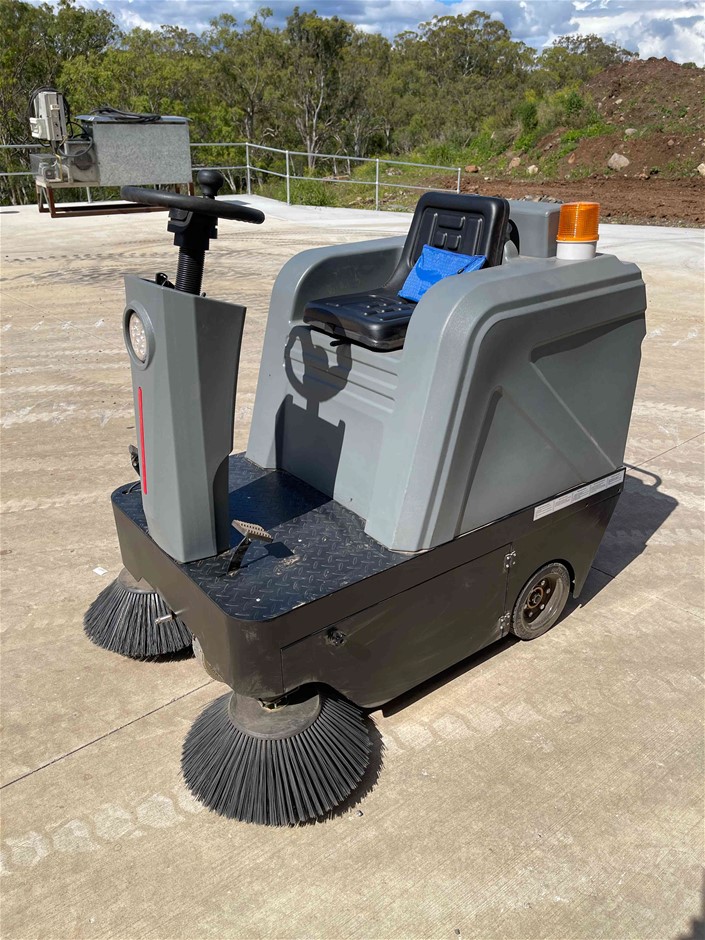 Unused 2022 Electric Ride On Sweeper Auction (0003-7042038) | Grays ...