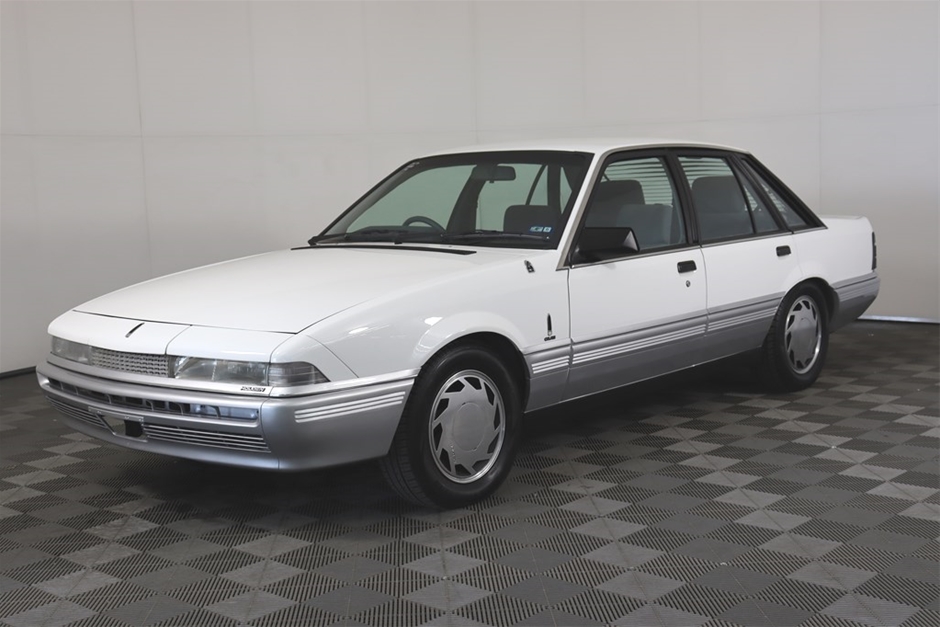 1987 Holden VL Calais 5-Speed Manual Sedan Auction (0001-20082545 ...