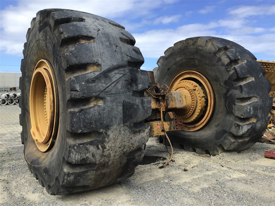 2000 Caterpillar 994 Wheel Loader Rear Axle and Wheel Hubs Auction ...