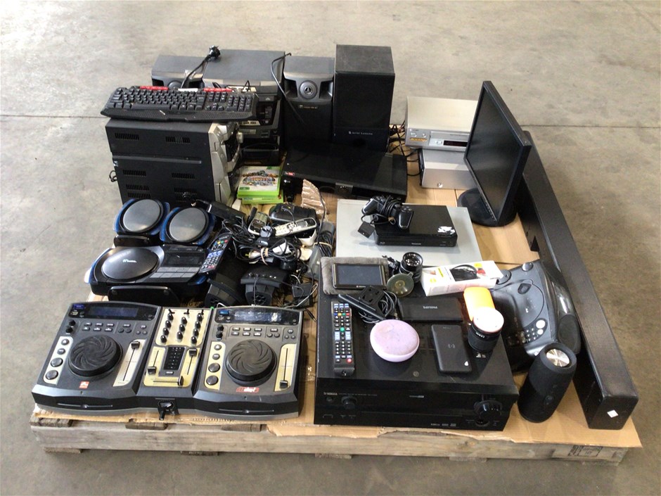 Assorted home entertainment systems & more Auction (0073-8016602 ...