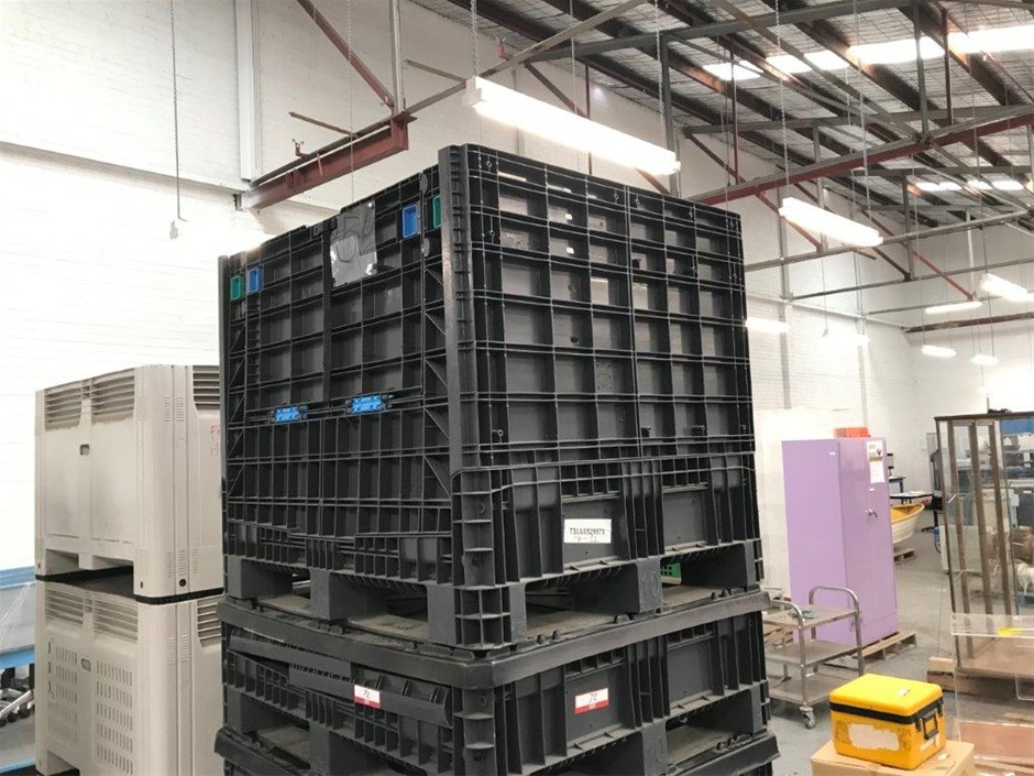 5 x Collapsible Plastic Stillages with Lids Auction (0072-3023816 ...