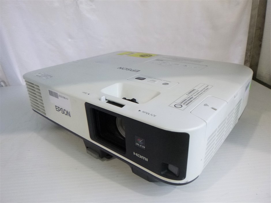 Epson EB-2055 ( H821B ) Portable XGA 3LCD Projector Auction (0014 ...