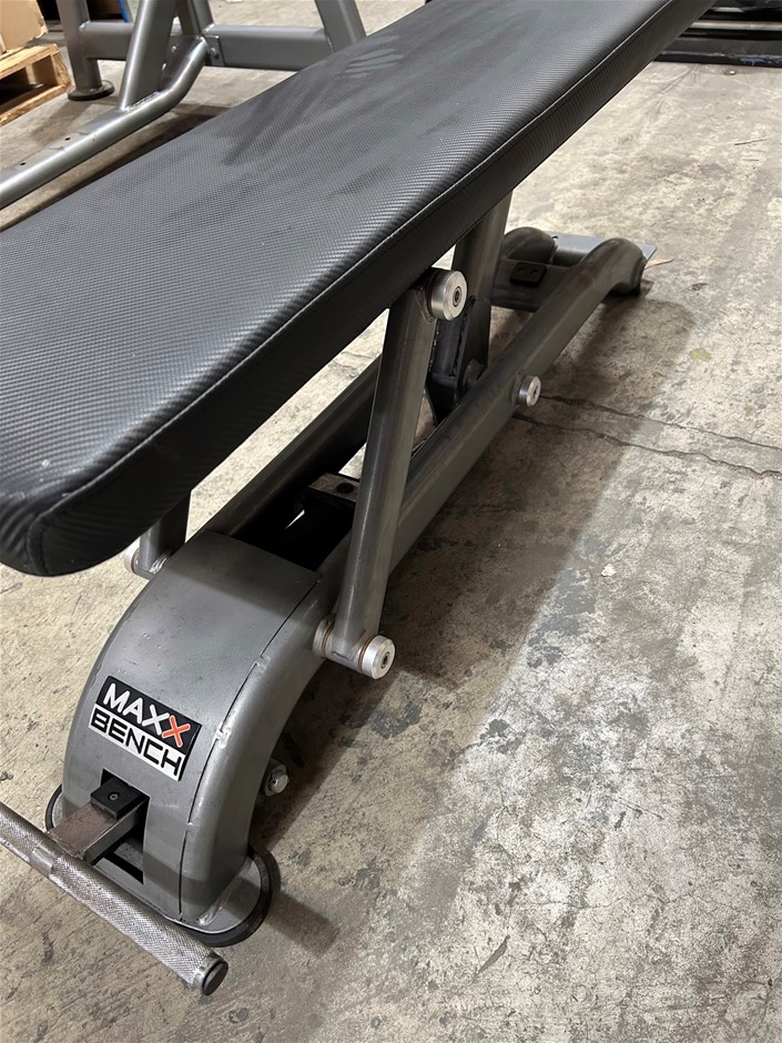 Max Flat Weight Bench Auction (0117-5050913) | Grays Australia