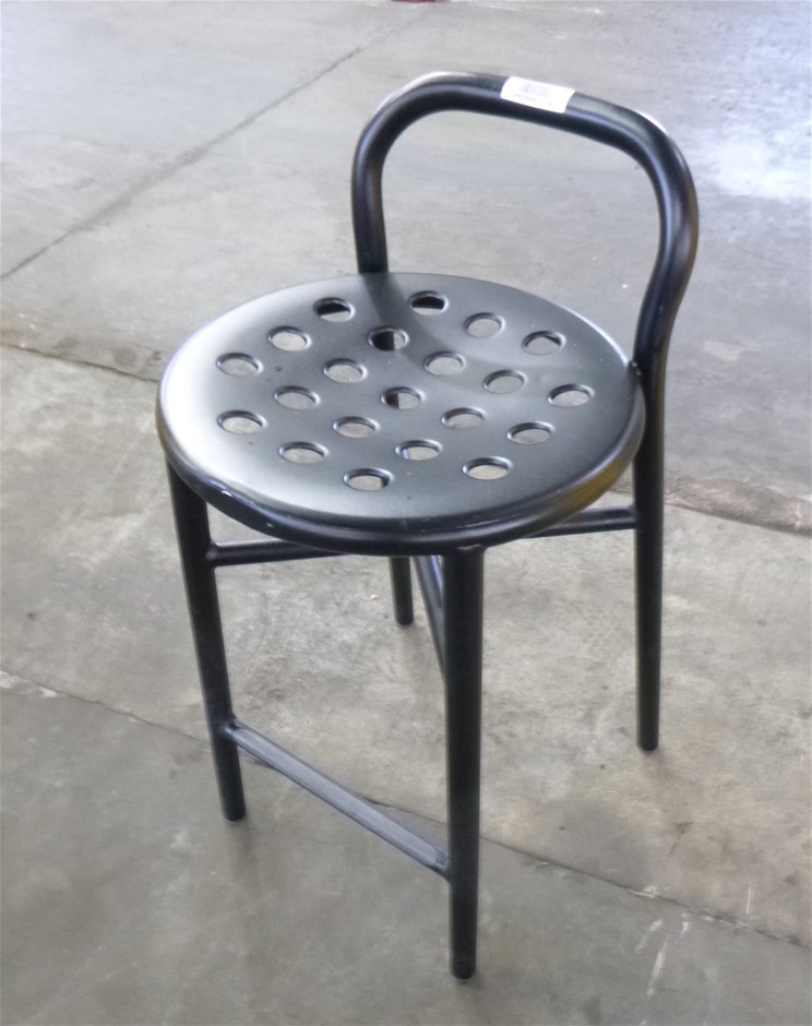 Café & Restaurant Style Black Round High Stool Auction (0101-5051773 ...