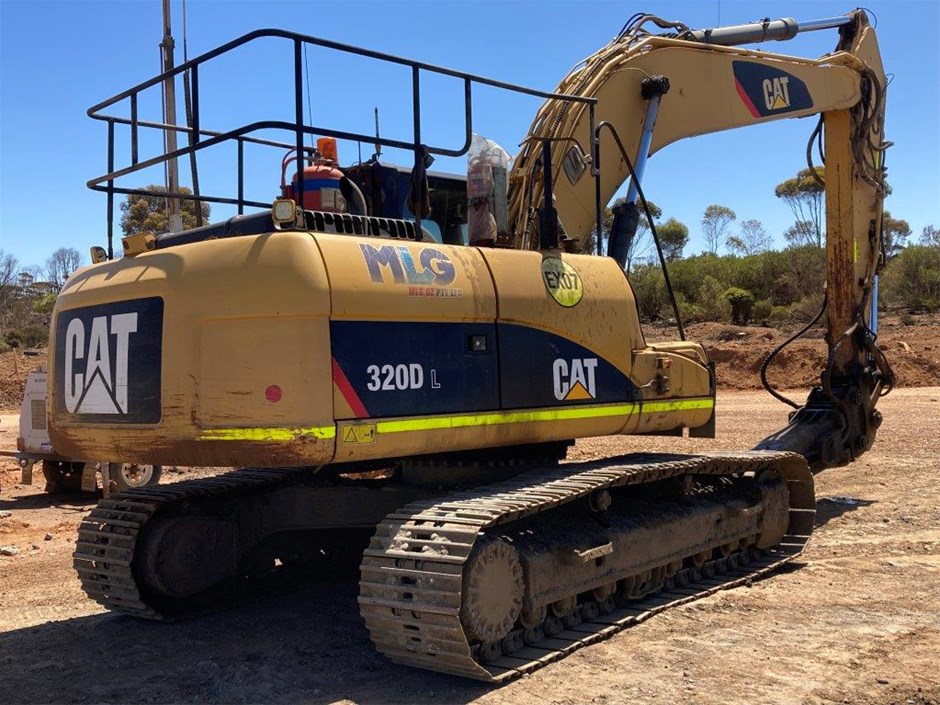 2012 Caterpillar 320DL Hydraulic Excavator Auction (0007-9036452 ...
