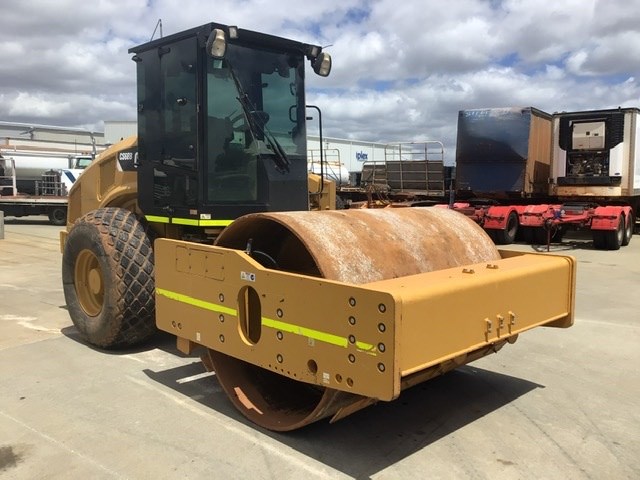 2019 Caterpillar CS68B Smooth Drum Roller Auction (0009-9036377 ...