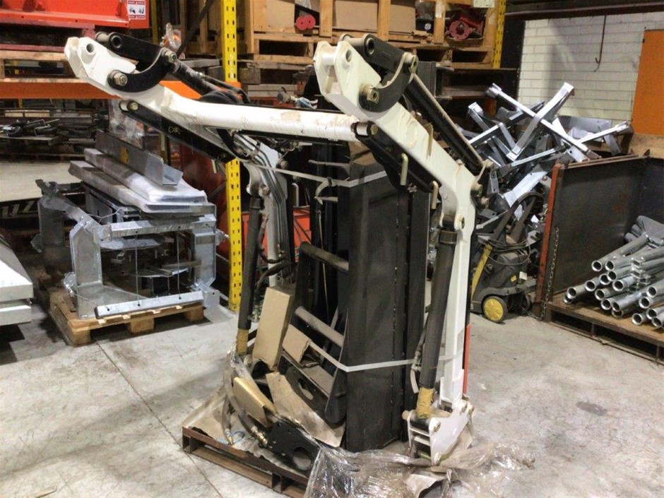 Front End Loader for CT200 Series Tractor Auction (0074-3023772 ...