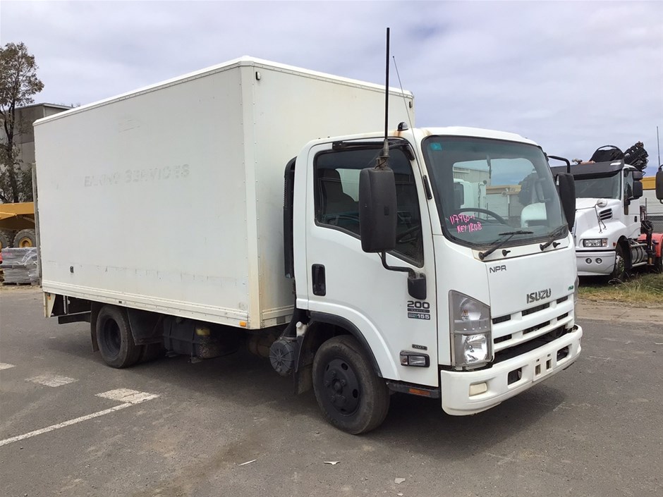 2013 Isuzu NPR 200 Medium (4 x 2) Pantech Truck Auction (0001-3024060 ...