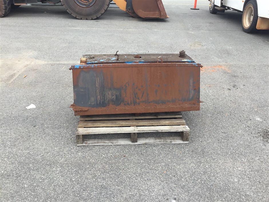 Lighting tower fuel tanks Auction (0031-9038280) | Grays Australia