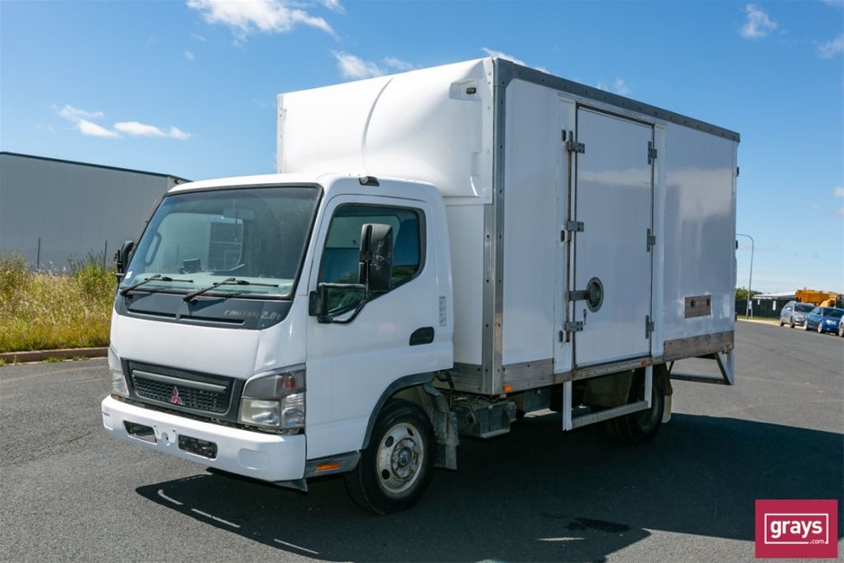 2007 Mitsubishi Canter 2.0T Pantechnicon Truck Auction (0018-5050894 ...
