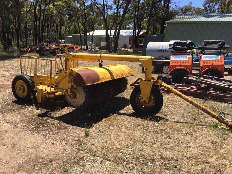 Pacific Road Broom Auction (0224-3023772) | Grays Australia