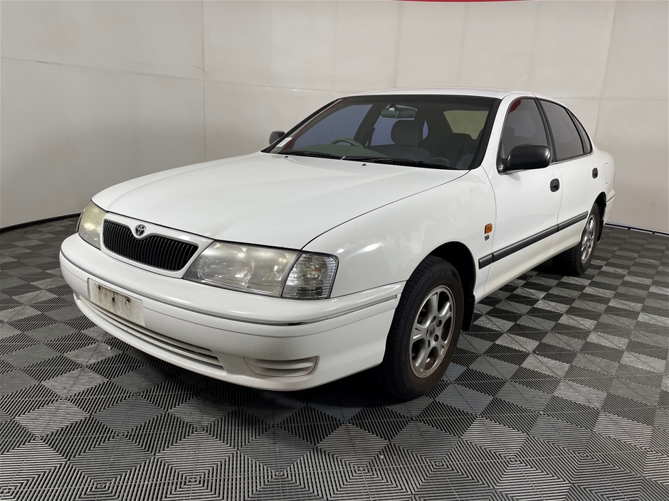 2001 Toyota Avalon Conquest MCX10R Automatic Sedan Auction (0001 ...