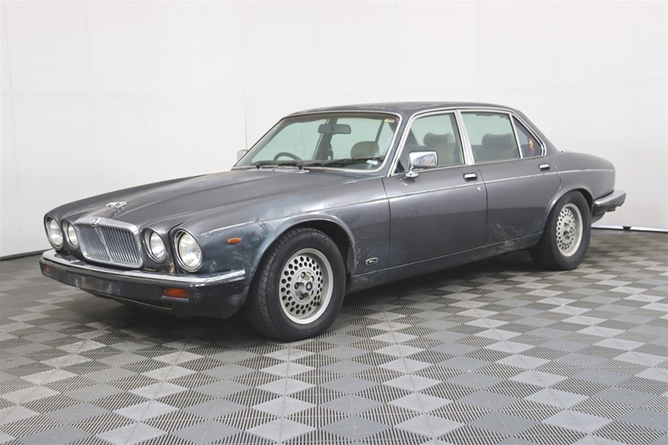 1987 Jaguar Sovereign (327ci V8 Conversion) Automatic Sedan