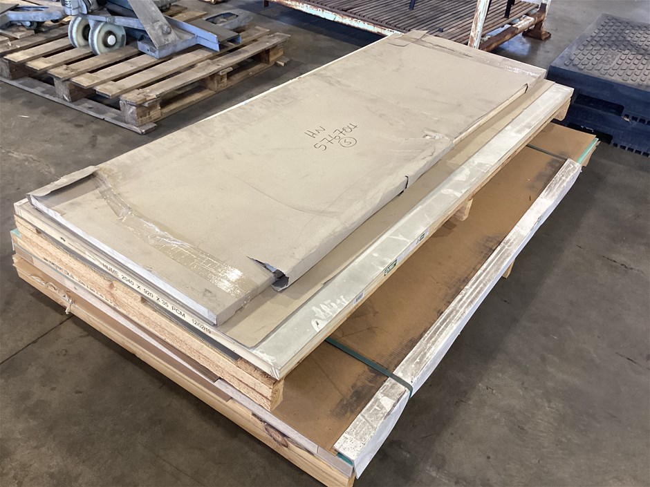 Variety of Doors Auction (0161-8016602) | Grays Australia