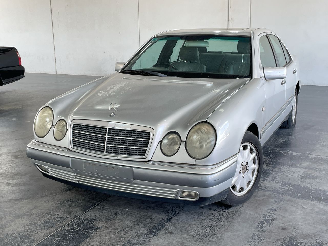 1998 Mercedes Benz E320 Elegance W210 Automatic Sedan Auction (0001 ...