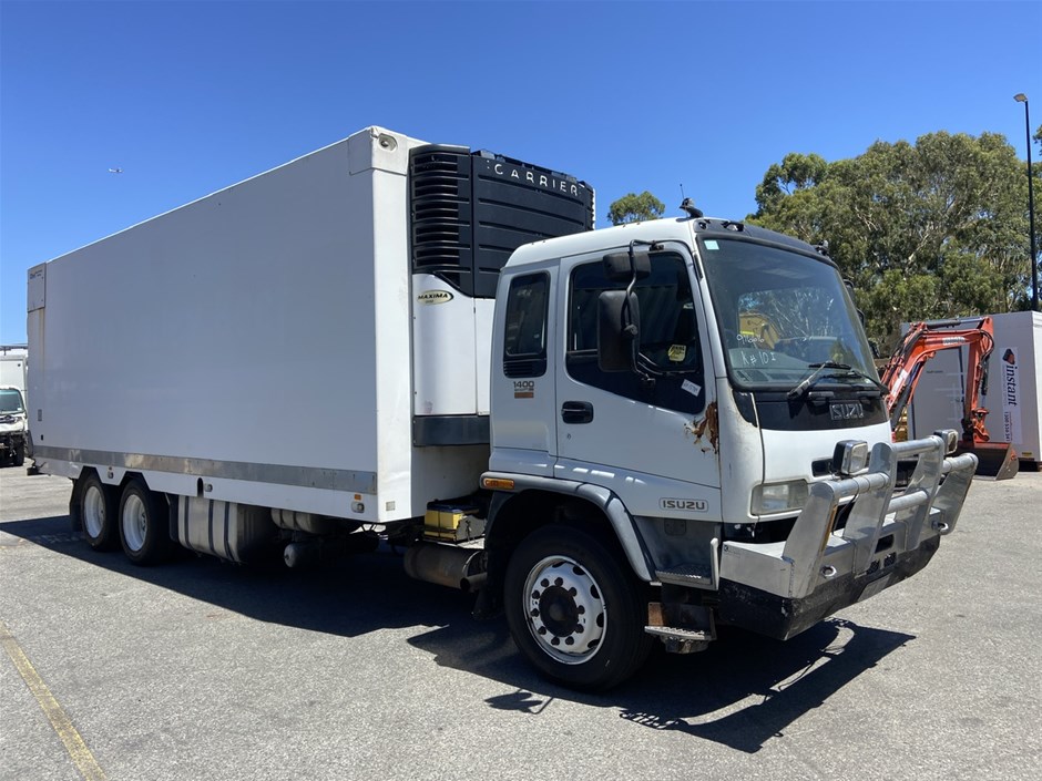 2005 Isuzu FVM 1400 Long 6 x 2 Refrigerated Body Truck Auction (0001 ...