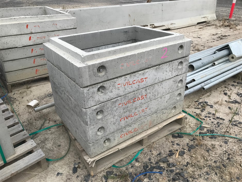 5x Civilcast Concrete Pit Surrounds Auction (0002-3024355) | Grays ...