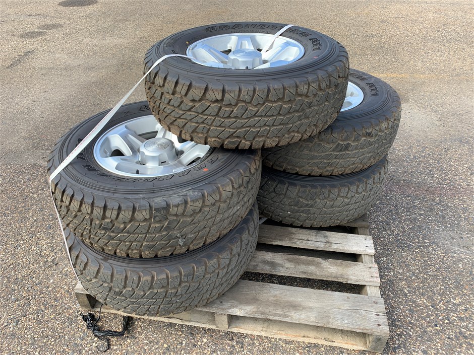 5 x 5 Stud Land-cruiser Alloy Wheels/Tires Auction (0006-7044961 ...
