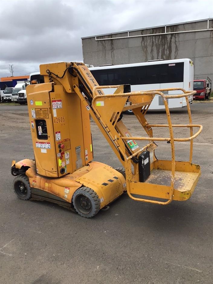 2011 Haulotte Star 10 Vertical Man Lift Auction (0001-3024407) | Grays ...