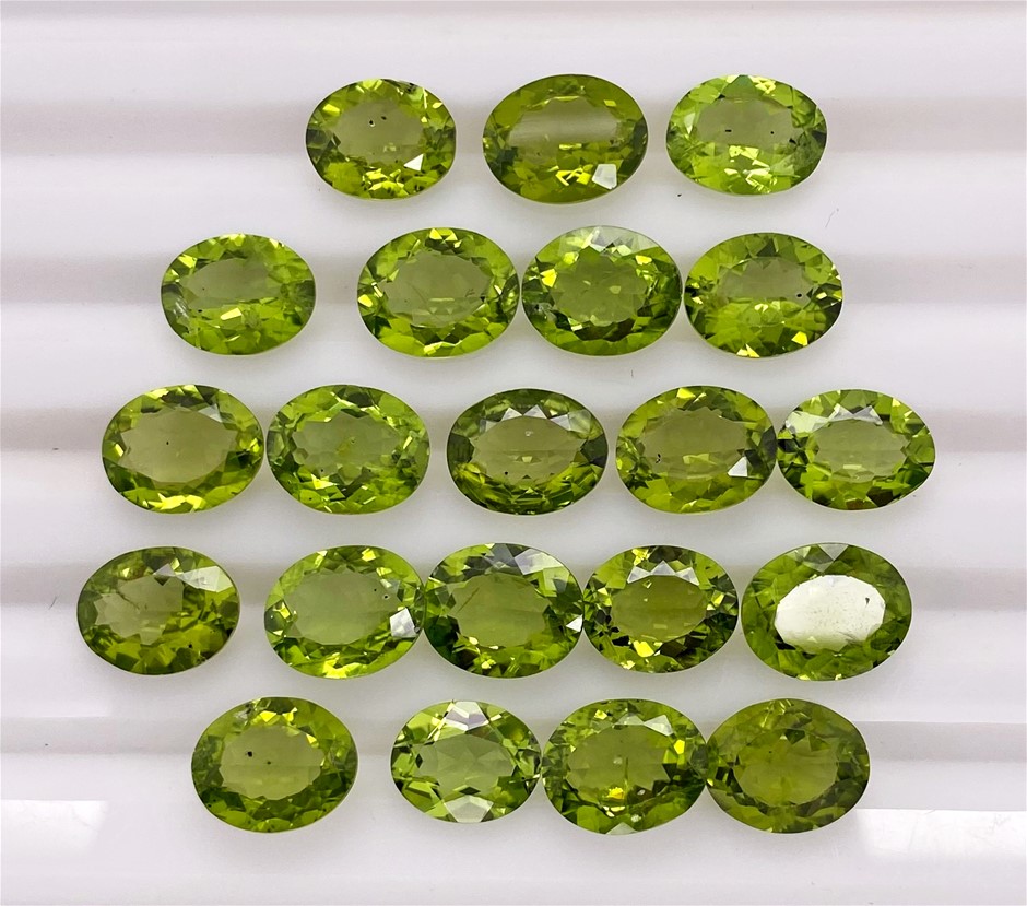 Twenty One Loose Peridot, 50.55ct in Total Auction (0001-2551762 ...
