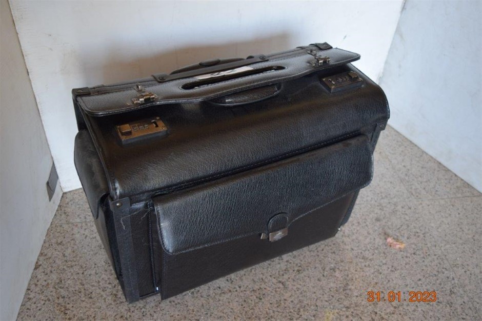 "Mancini" All Leather Captains Brief Case Auction (0022-9038516 ...